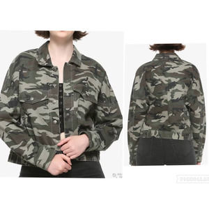 Hot Topic - Poshmark